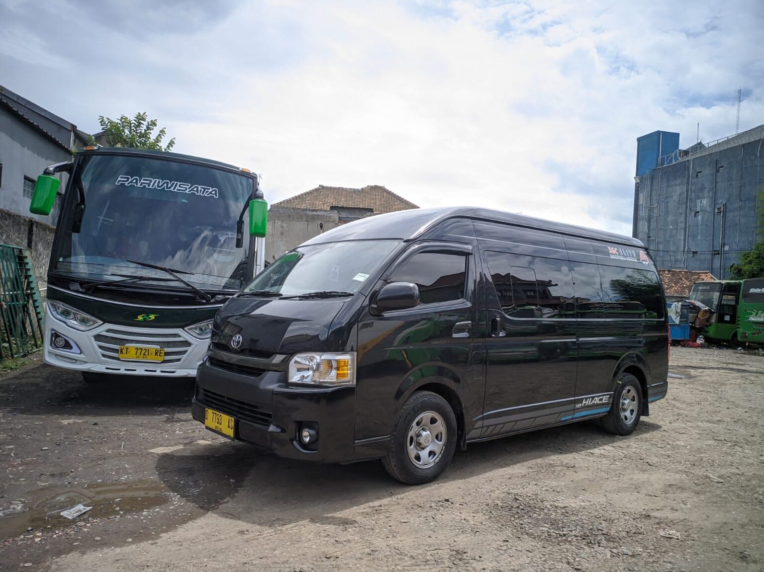Bus Pariwisata di Bandung